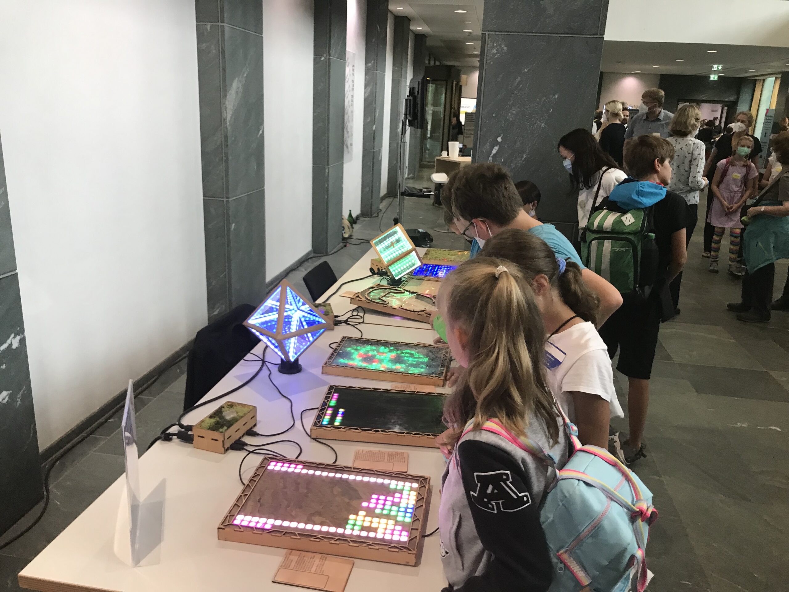 Maker Faire | Alice - Between The Mirrors - Maker Faire