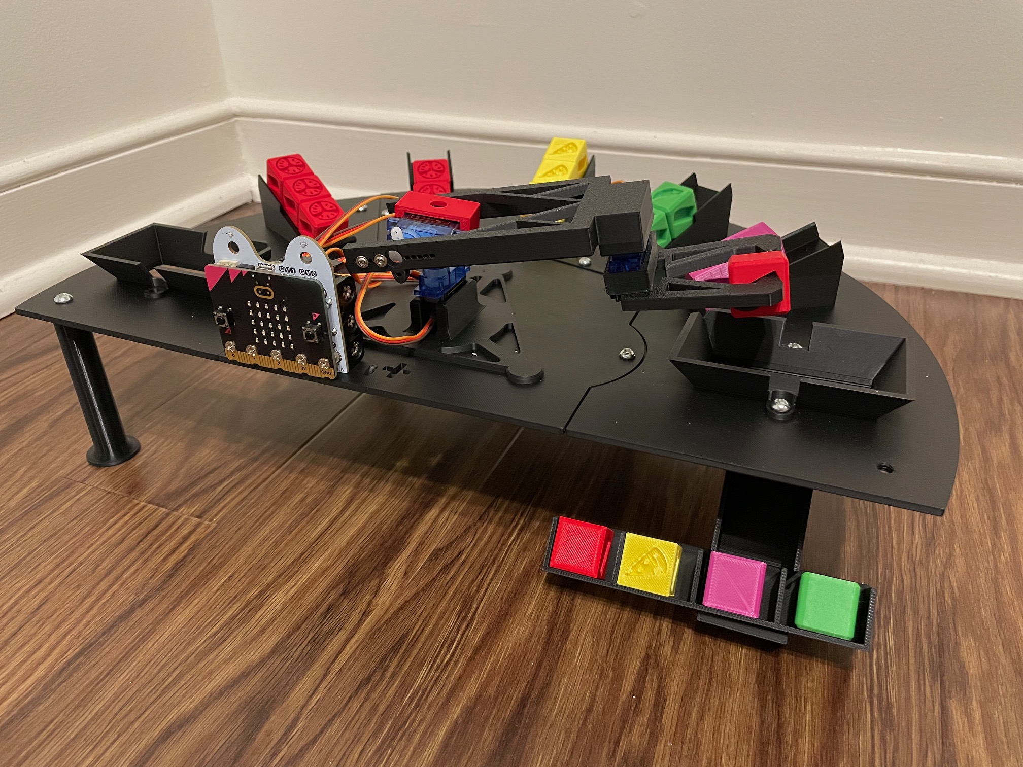 Maker Faire | Cubewich: A Servo Arm Learning Game - Maker Faire