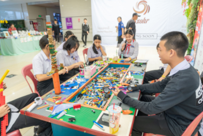 Maker Faire | Building Blocks Table - Maker Faire