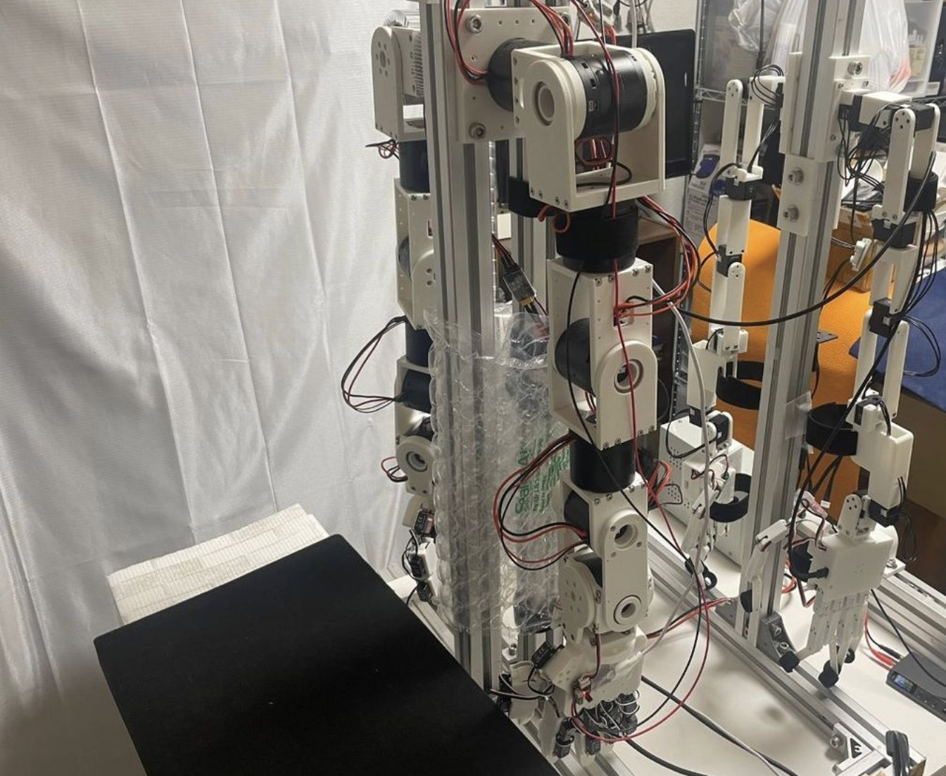 Maker Faire | DIY Dual-Arm 7-DOF Robotic Arm, a DIY 15-DOF Robotic Hand ...