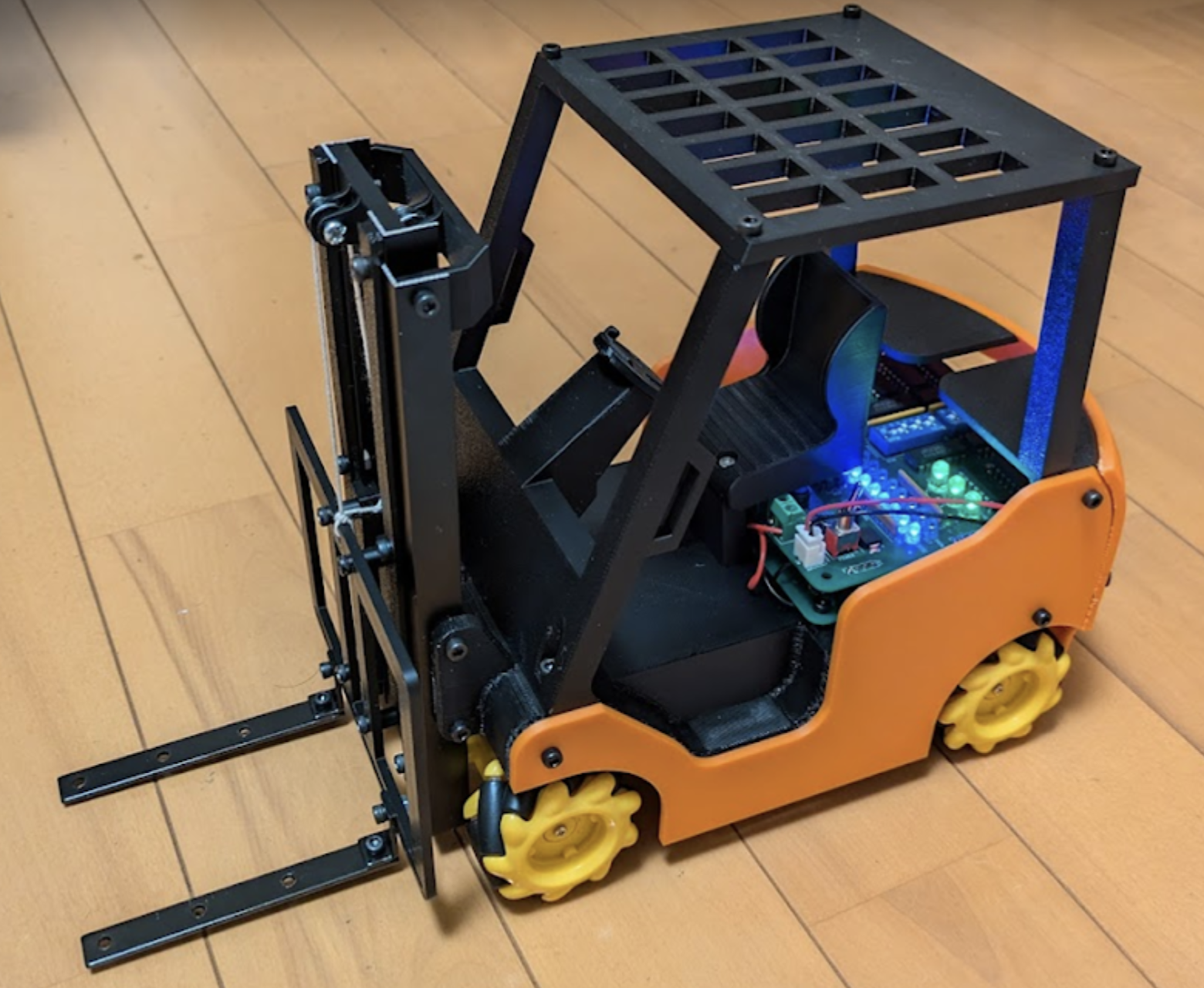 Maker Faire | Microcontroller-Free IR Forklift Model - Maker Faire