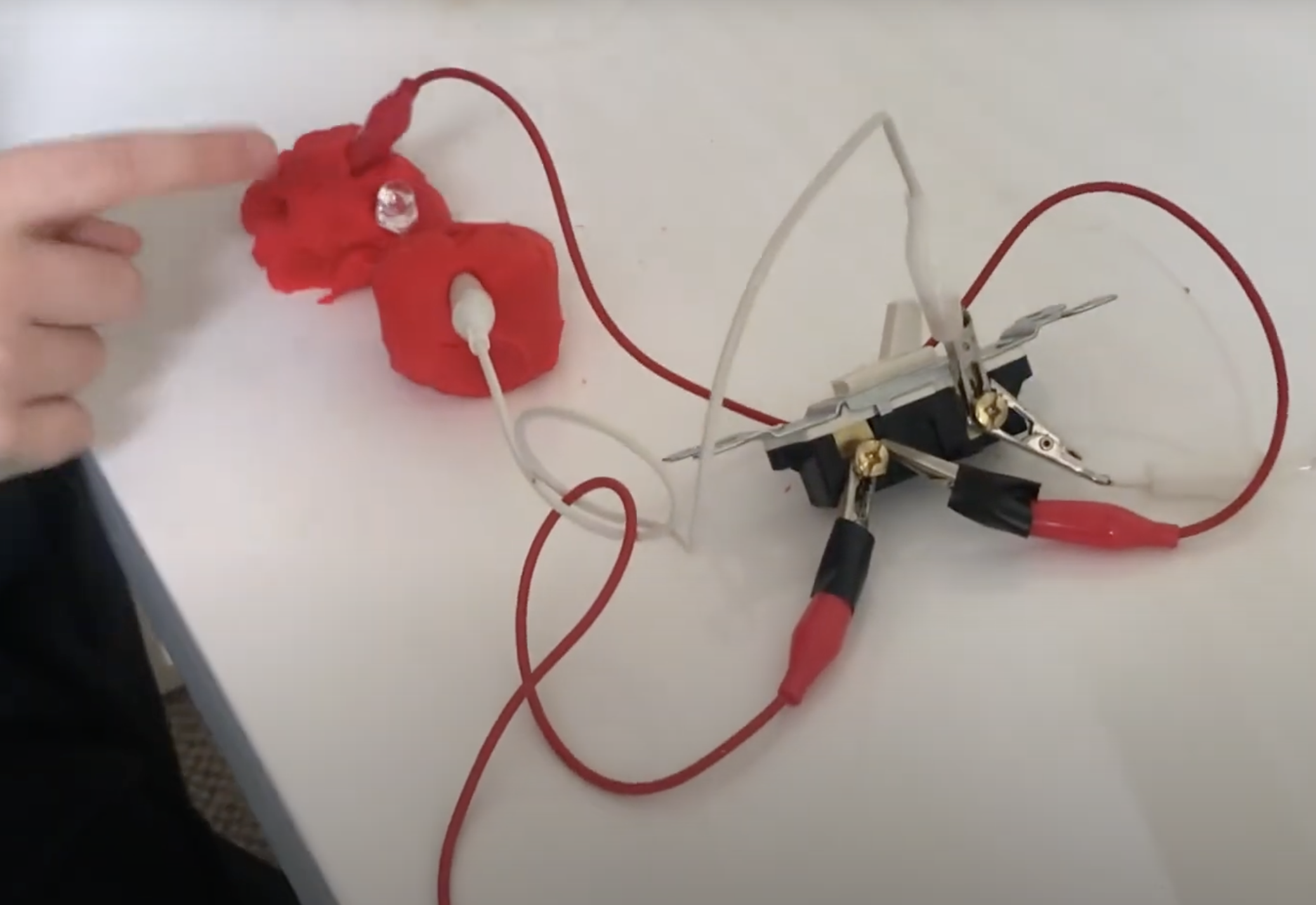 Maker Faire | Squishy Circuit with a Light Switch