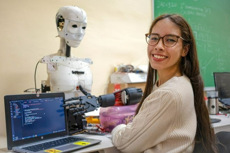Maker Faire | Leonardo InMoov: 3D Printed Interactive Humanoid Robot
